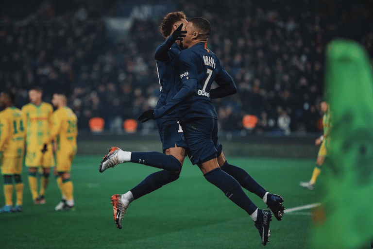 Elisa Parron trace son chemin - Les Confettis